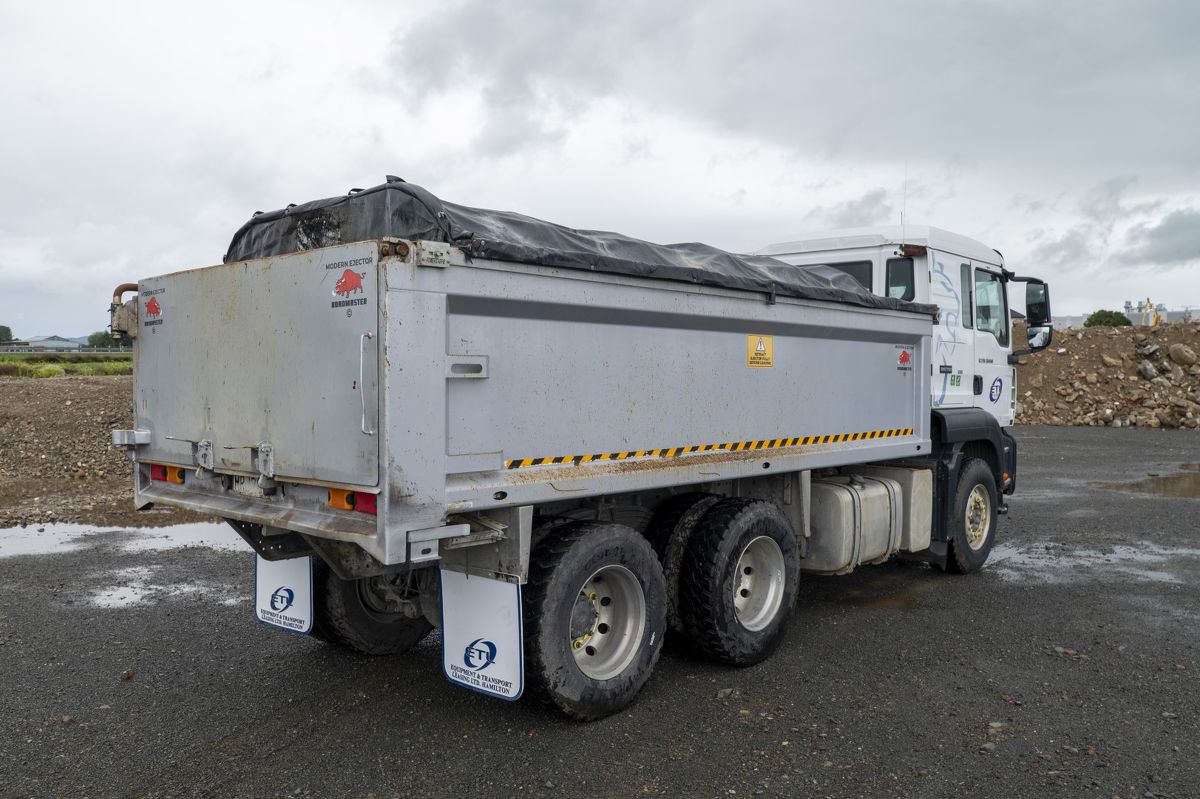 Sinotruk C7H 6x4 Ejector | Product | ETL Hire